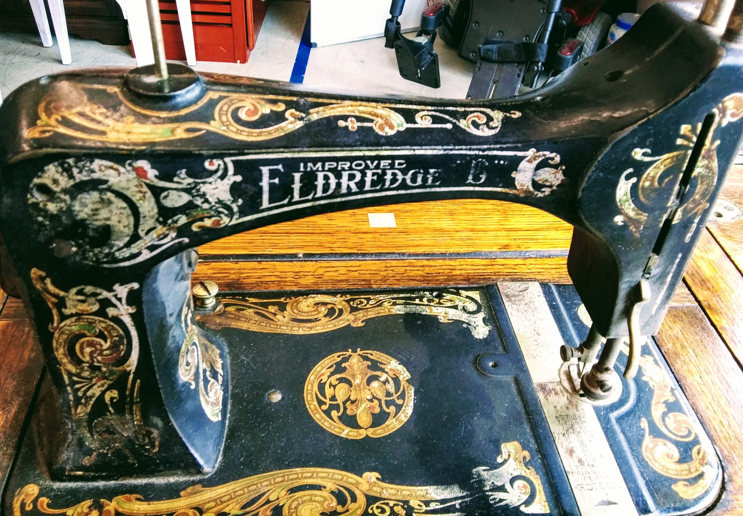 Eldredge Sewing Machine • Farmhouse Magic Blog