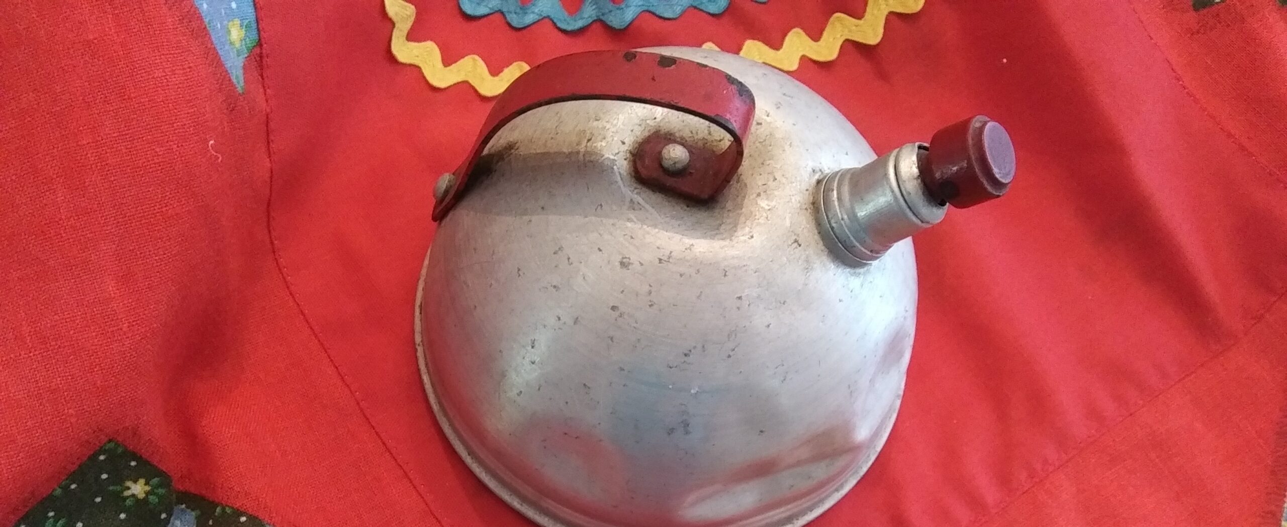 Vintage Toy Tea Kettle • Farmhouse Magic Blog