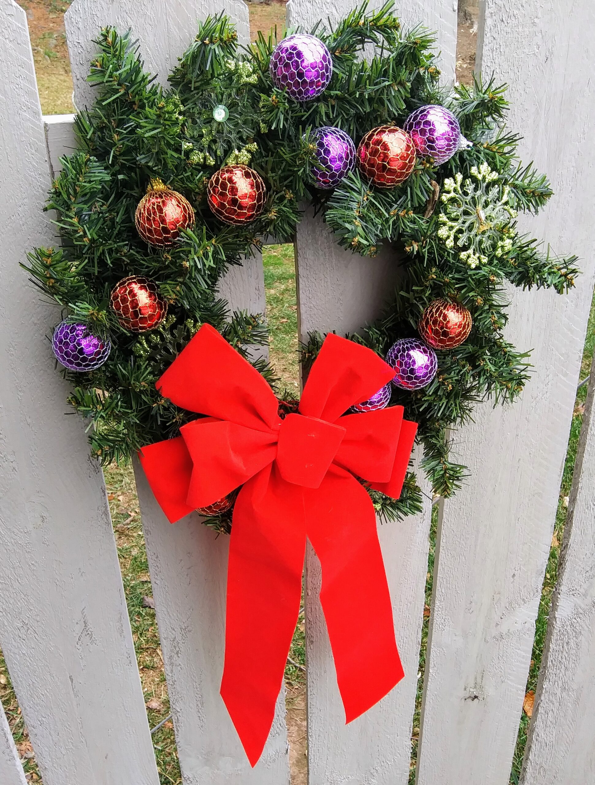 Outdoor Holiday Decorating • Farmhouse Magic Blog